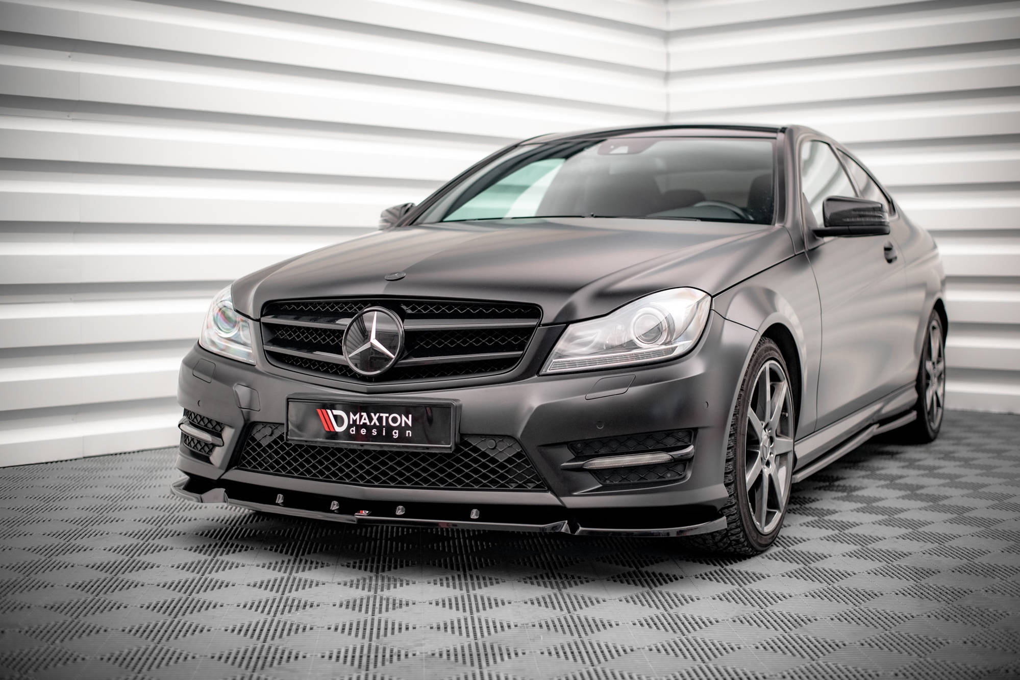 C-CLASS W204 FACELIFT AMG-LINE SEDAN [MY 2012 - 2014] – Maxton Design USA