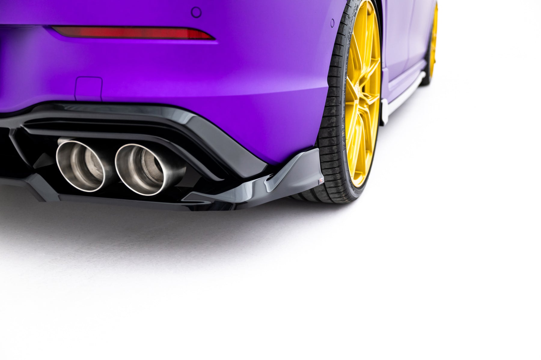 Rear Splitter (with vertical bars) V.1 Volkswagen Golf R Hatchback Mk8 ...