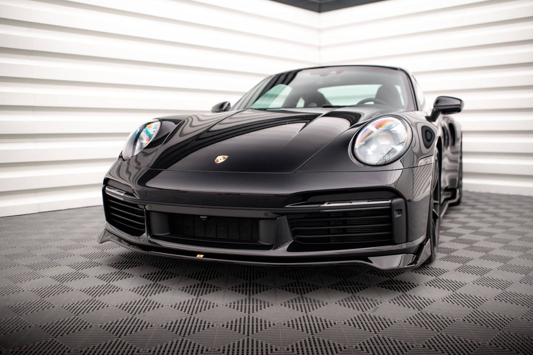 FRONT SPLITTER PORSCHE 911 TURBO S 992 – Maxton Design USA