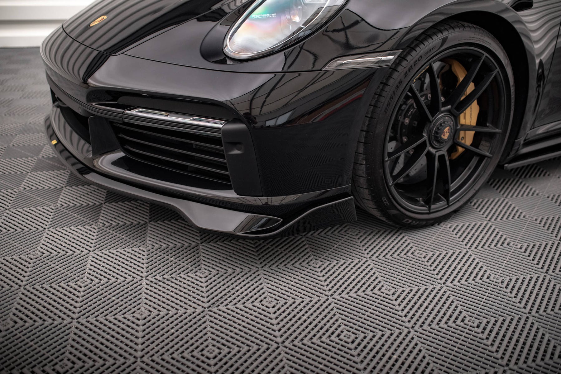 FRONT SPLITTER PORSCHE 911 TURBO S 992 – Maxton Design USA