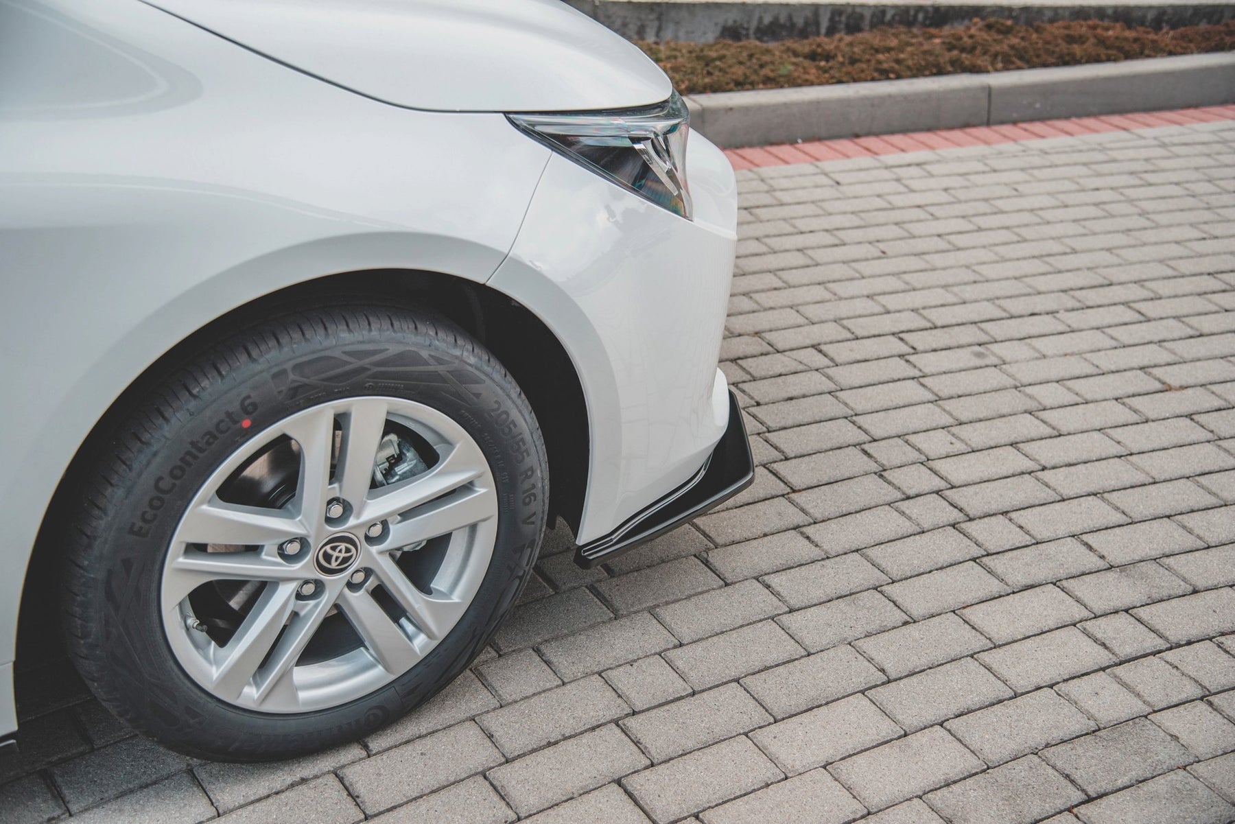 FRONT SPLITTER V.1 TOYOTA COROLLA HATCHBACK MK12 – Maxton Design USA