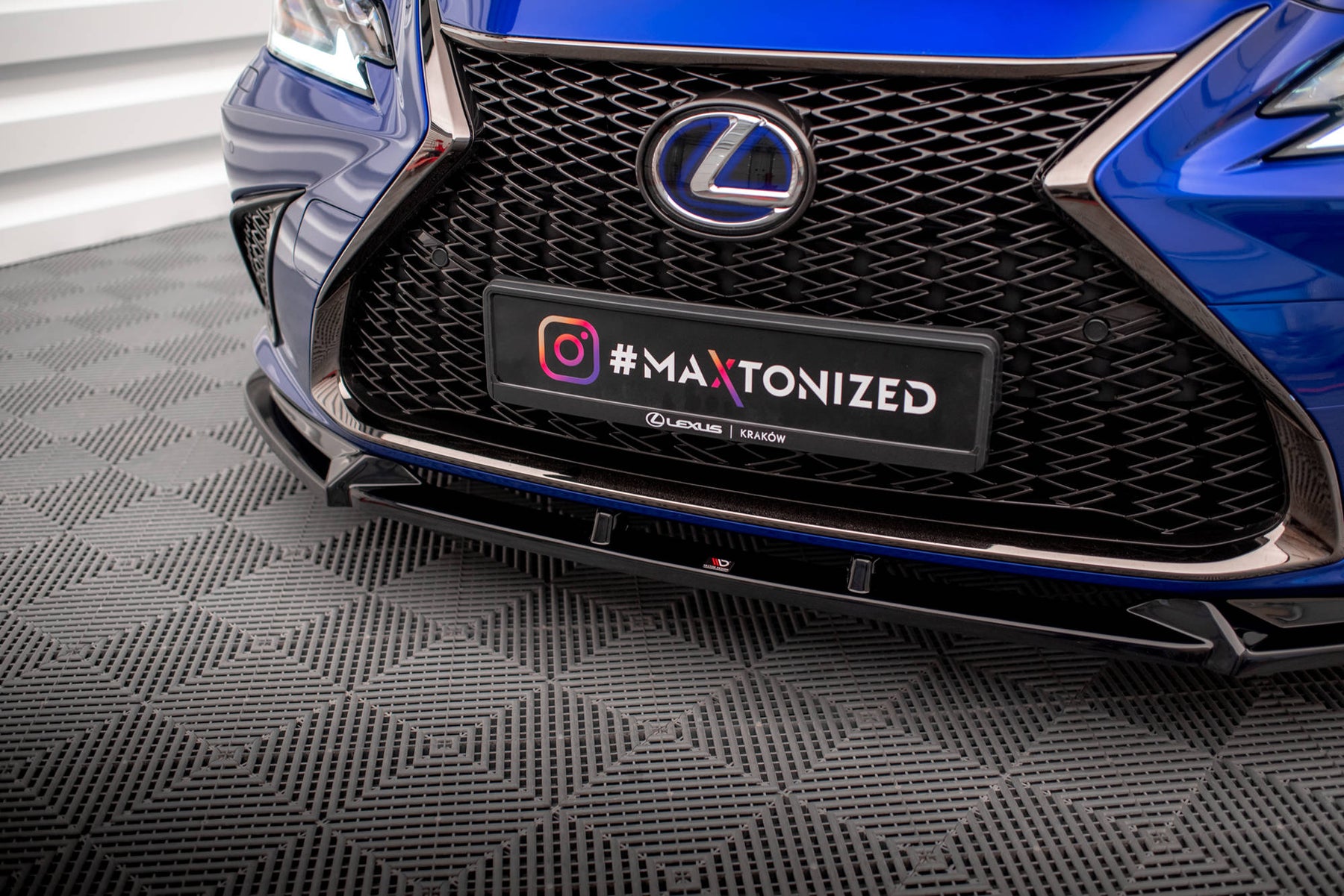 FRONT SPLITTER V.2 LEXUS ES F SPORT MK7 – Maxton Design USA