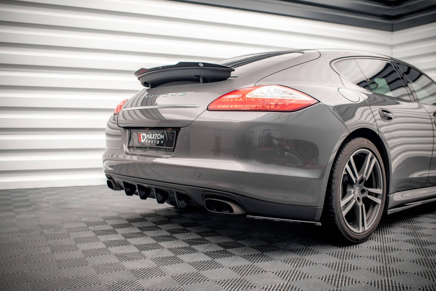REAR VALANCE PORSCHE PANAMERA / PANAMERA DIESEL 970 – Maxton Design USA